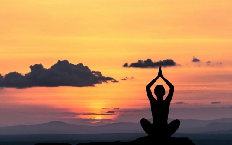 The four paths of yoga in Hinduism - Hindu Creed